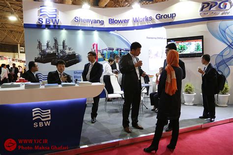 نمایشگاه بین‌المللی نفت ، گاز، پالایش و پتروشیمی عکس مهسا غفاری