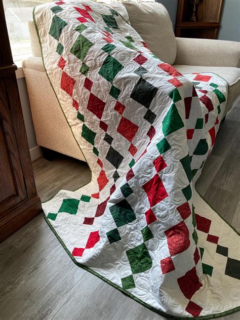 Quilt Patterns PDF Cascading Diamonds Red And Green Yuletide Quilt