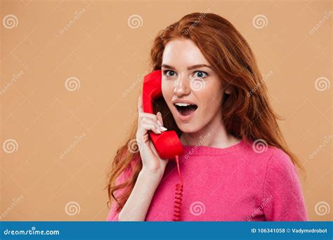 Close Up Portrait Of A Surprised Pretty Redhead Girl Stock Photo Image Of Pretty Smiling