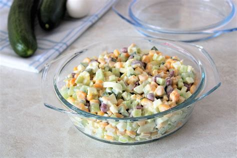 Вкусный салат из самых обычных и доступных продуктов Его можно и на ужин приготовить буквально