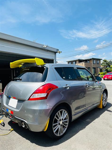 スイフトスポーツの銀色のやつ・ダートラ仕様・トラストウイング・チャンピオンイエロー・ダウンフォース↑に関するカスタム事例｜車のカスタム情報は