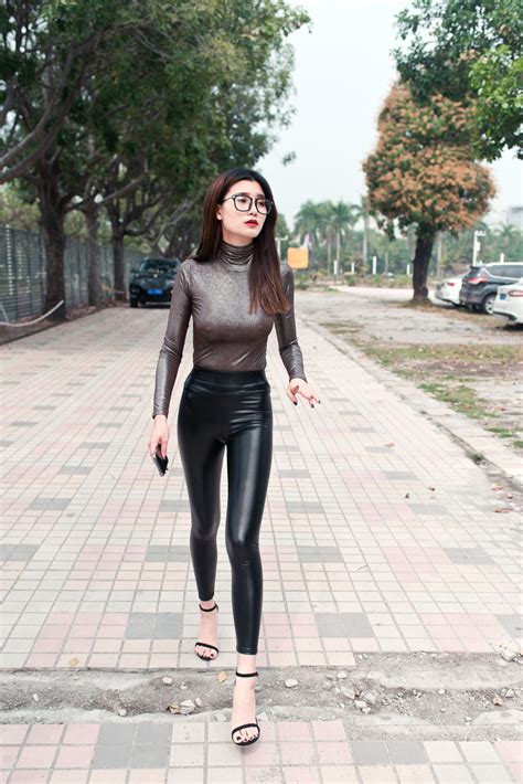 [매직미러 거리사진] No 042 거리사진 하이힐 가죽바지 V2ph