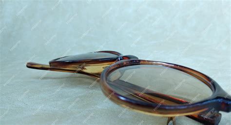 Premium Photo Eyeglasses On A White Background Tinting Selective Focus