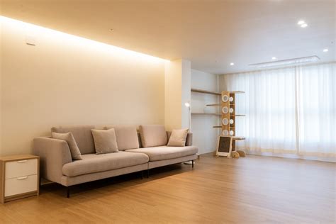 청소하기 쉬운 집 미니멀 화이트 우드 리모델링 라이프스타일 슈퍼앱 오늘의집