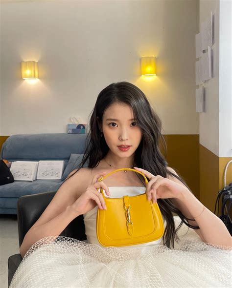 아이유 인스타그램