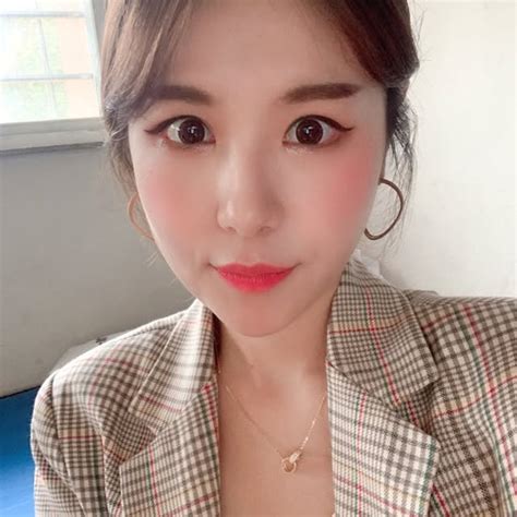 Noob Elle • Threads Say More