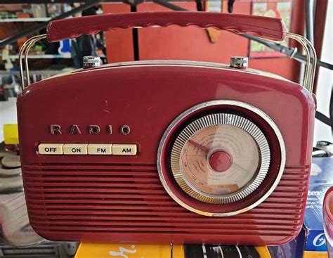 Intertek Retro Portable Am Fm Radio Kraft Auction Service Llc