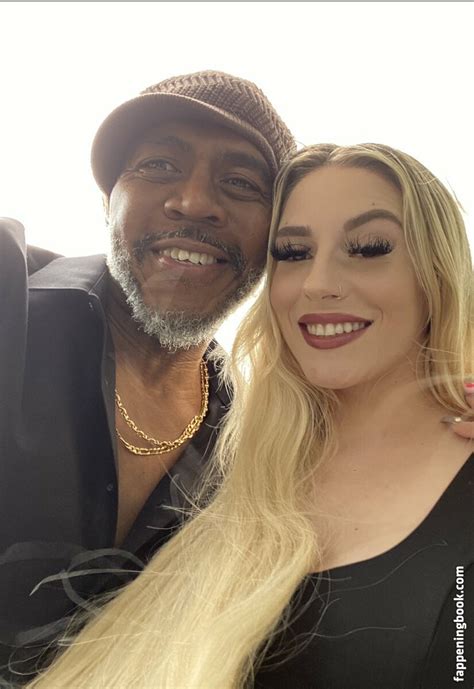 Pawgemily Pawgemily1 Nude Onlyfans Leaks Fappening Fappeningbook