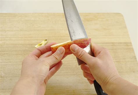 りんごの皮のむき方、どっち派ですか！？
