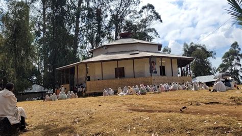 ጥንታዊቷ ብርብር ማርያም ገዳም የገዳሙ መምህር ታሪኩን እንደገለፁልን Youtube