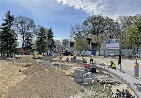 Правят кръгово кръстовище в курорта „Св св Константин и Елена” Darik Bg