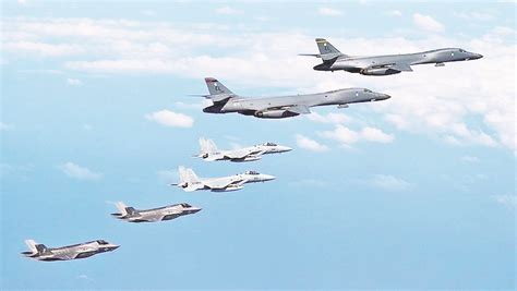 မြောက်ကိုရီးယားနိုင်ငံက ဒုံးကျည်ပစ်လွှတ်ခဲ့ပြီးနောက် အမေရိကန်နှင့် တောင်ကိုရီးယားတို့ ပူးတွဲလေတပ