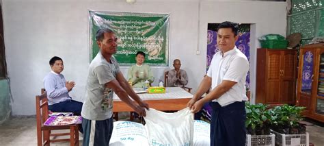 ပုလောမြို့နယ်၌ နွေစပါးနှင့်ဆောင်းသီနှံ စိုက်ပျိုးသူများအတွက် ယူရီးယားဓာတ်မြေဩဇာများပေးအပ