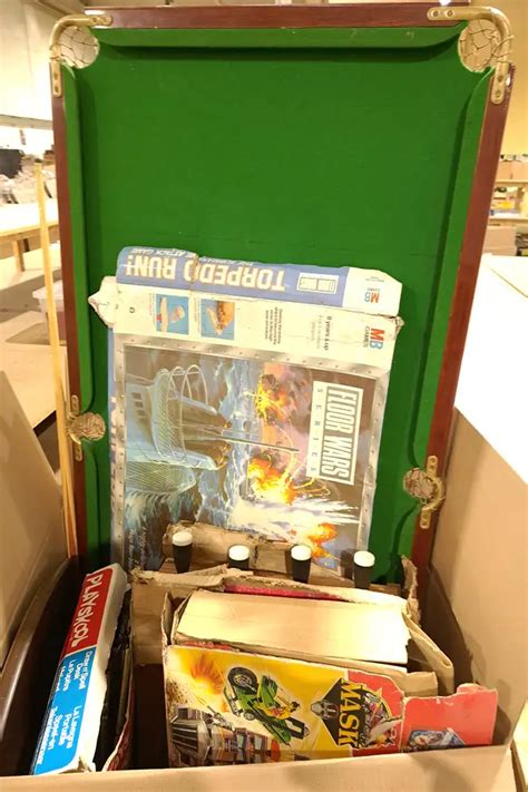 Vectis Auctions A Boxed And Unboxed Group Of Mixed Games And Activities