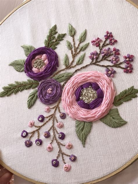 Вышивка гладью Цветы Дизайны вышивки Вышивка цветов Рукоделие