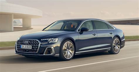 役員専用の社用車「役員車」は導入すべき？役割とおすすめ車種7選｜車両管理システム｜smartdrive Fleet｜スマートドライブフリート