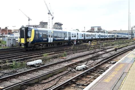 Class 450 No 450092 In South Western At Claphan Jn £120 Picclick Uk