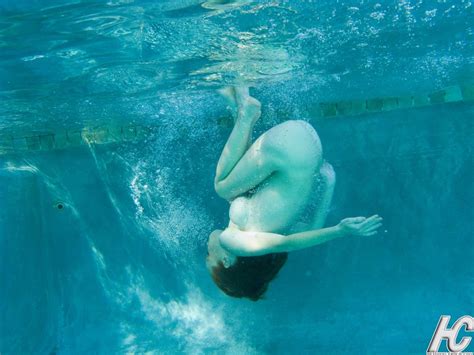 Heather Carolin Spreads Her Pussy Underwater Porn Pictures Xxx Photos