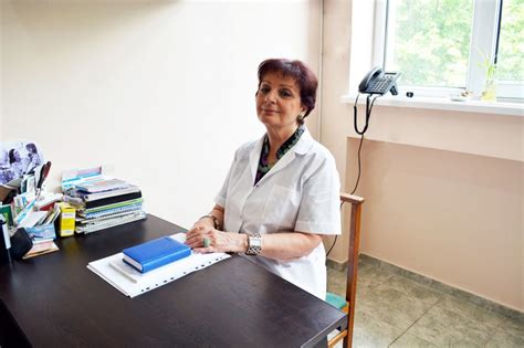 მანანა ტაბიძე ფიზიოთერაპევტი მიღებაზე ჩაწერა