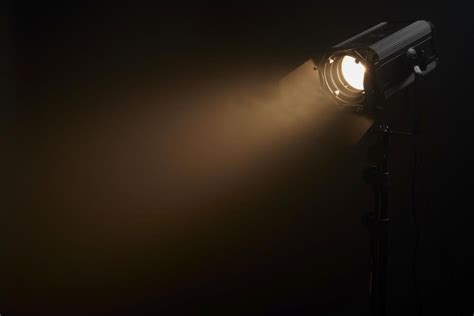 the pros and cons of using fresnel lights artlist 53 off