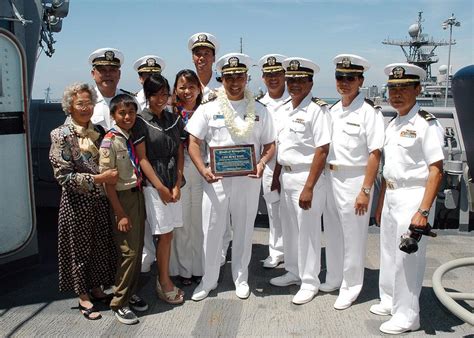 Taga Filipinos In The Us Navy Fileus Navy 070531 N 3970r 076 Dock