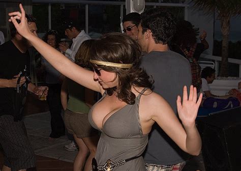 Milana Vayntrub Porn Pic Eporner