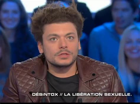 Kev Adams Se Confie Sur Ses Sex Friends [vidéo] Télé Star