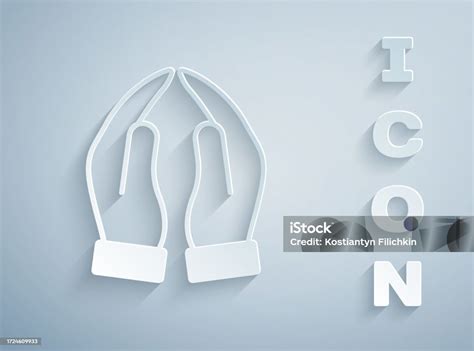 종이 는 회색 배경에 고립 된기도 위치 아이콘에 손을 잘라 신앙과 소망으로 하나님께 기도하십시오 종이 아트 스타일 벡터 3차원 형태에 대한 스톡 벡터 아트 및 기타 이미지