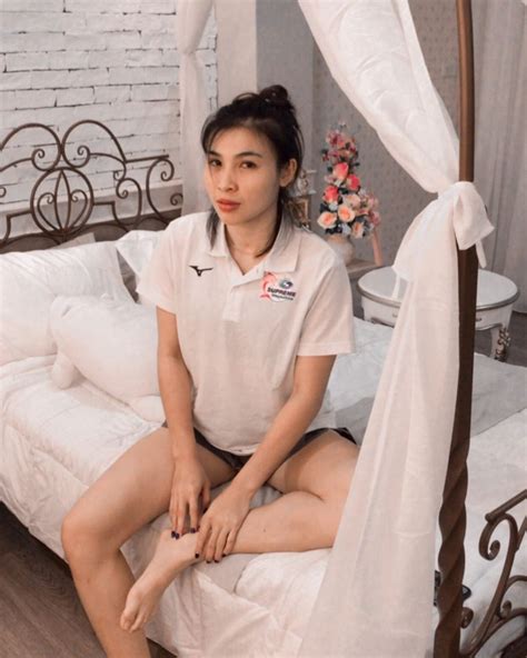 โสรยา พรมหล้า นักตบลูกยางสาวไทย อวดหุ่นแซ่บในชุดว่ายน้ำ