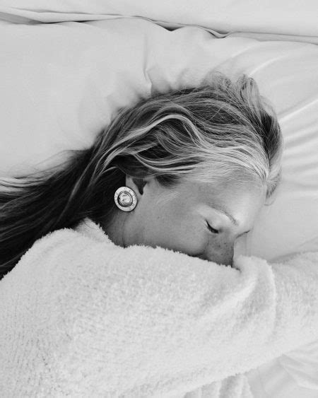 natalie ludwig issue magazine ungano agriodimas fashion editorial