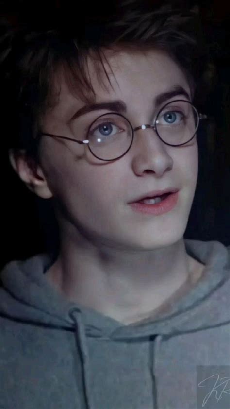 Harry Being That Awkward Sassy Boi We All Love Harry Potter Fandom