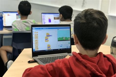 Mengkaji Pembelajaran Coding Masuk Dalam Kurikulum Sekolah Dasar Dan Menengah Radio Idola Semarang