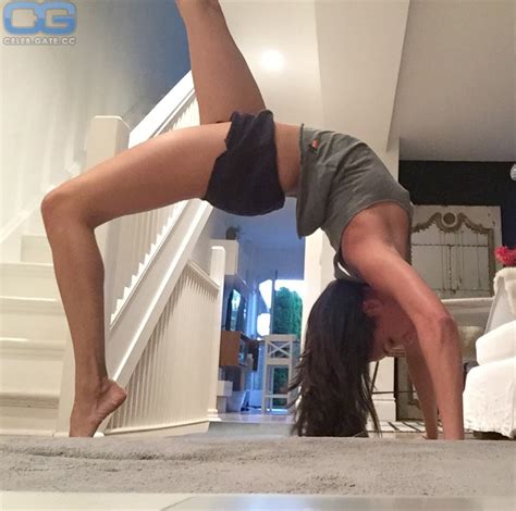 Meghan Markle Nude Pictures Onlyfans Leaks Playbabe Photos Sex Scene Uncensored