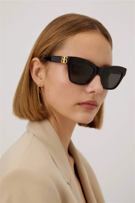 Balenciaga Cat Eye Femenine Black Sunglasses With Bb Folding In Brown Lyst