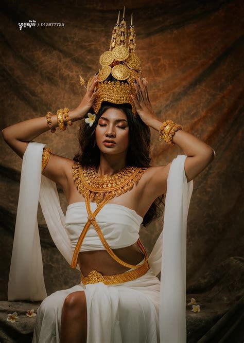 តារាស្រី៥ដួងបញ្ចេញសម្រស់ដូចស្រីសួគ៌ក្នុងឈុតប្រណីតបុរាណខ្មែរ សារព័ត៌មាន នគរវត្ត