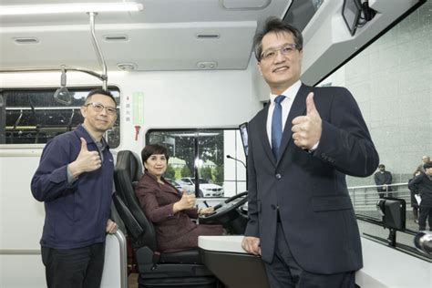鴻海總部接駁巴士全面電動化 Model T正式上路經貿 僑務電子報