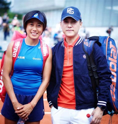 ปักพินโดย Elham ใน جين دونغ