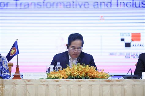 អភិបាលរាជធានី ដឹកនាំកិច្ចប្រជុំពេញអង្គ លើប្រធានបទ«ការពង្រឹងកិច្ចសហការអាស៊ាន