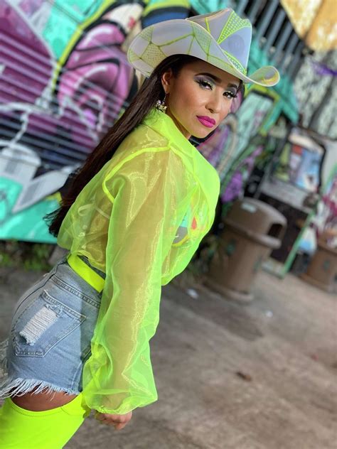 Video Premiere Houston Singer Amanda Solis Invites You To Dance And