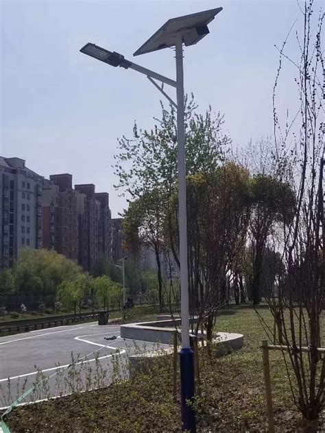 LED路灯太阳能路灯和市电路灯我们该怎么选 益新LED路灯厂家