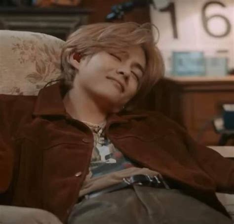 Bts Community Posts 쉿 그 사람 자고 있어💤 😴