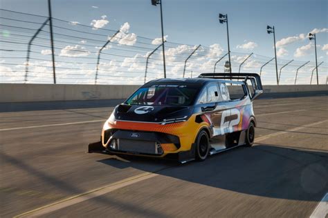 Ford SuperVan 4 2 Caratteristiche Design Motore