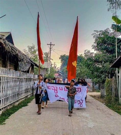 ရွှေနွယ်သွေး သပိတ်စစ်ကြောင်း ဖက်ဆစ် စစ်တပ် ချေမှုန်းရေး ချီတက် ဆန္ဒပြ Khit Thit Media