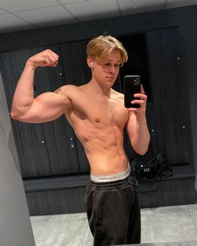 Filip Söderlind 21 🇸🇪 Tumbex