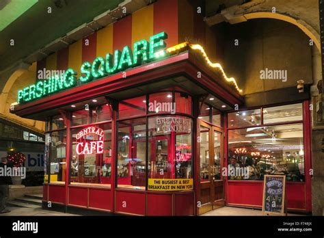 Pershing Square Central Cafe 42nd Street Crosswalk New York City