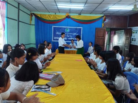 လယ်ဝေးမြို့နယ်ရုံး လူထုအခြေပြုဗဟိုဌာနတွင် ကမ္ဘာ့ဆရာများနေ့အထိမ်းအမှတ် အလယ်တန်းအဆင့် စာစီစာကုံးပ