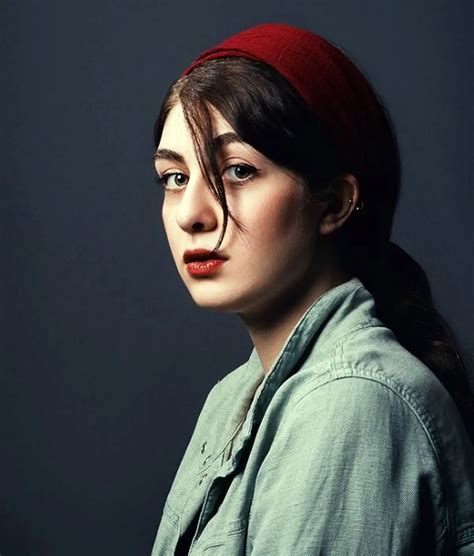 بیوگرافی الیکا ناصری و اداهای 20 سالگی اش ابرای یاغی شده تئاتر بازی