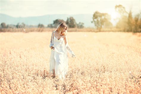 배경 화면 사람들 야외 여성 여자들 모델 문신 사진 잔디 가족 2000x1334 Wallpapermaniac 47607 배경 화면 Wallhere