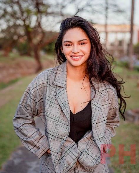 Faith Da Silva May Technique Sa Paglilinis Ng Makeup Brushes Ph Entertainment Philippine