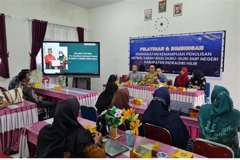 Goriau Tim Pengabdian Pascasarjana Unri Latih Guru Guru Di Inhil